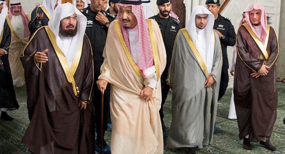 مسؤول سعودي الملك سلمان لن يتنازل عن العرش لولي العهد